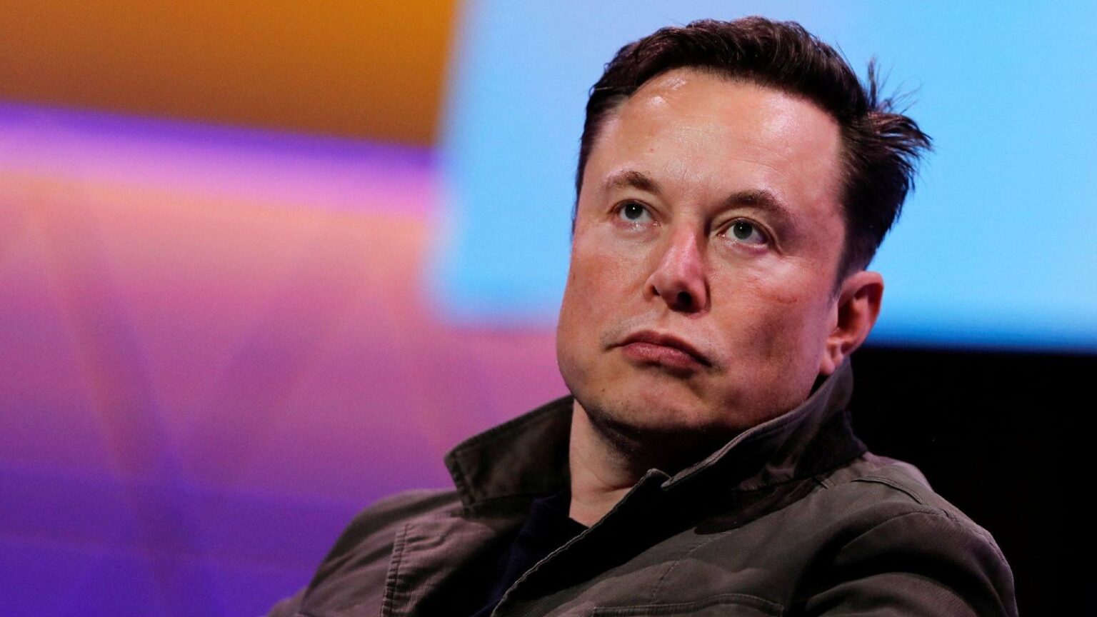 Ο Elon Musk «κατεβάζει» ρολά στο Twitter λόγω του σκανδάλου με τη ...